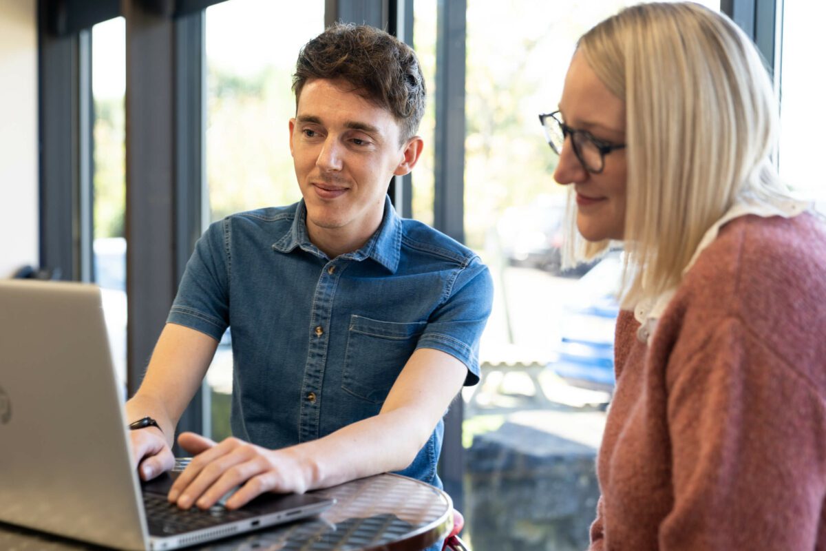 What is the Average Life Coach Salary in The UK?